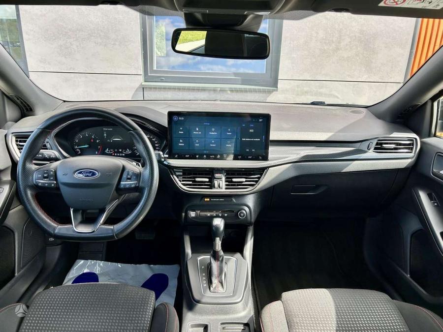 Black Ford Focus 2023 in Vilnius, with an engine capacity of 1.00 L and mileage of 98 thousand km for 13900 €, photo 15 on AUTOMOTO.COM.LV