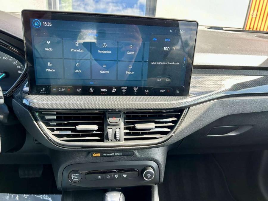 Black Ford Focus 2023 in Vilnius, with an engine capacity of 1.00 L and mileage of 98 thousand km for 13900 €, photo 18 on AUTOMOTO.COM.LV