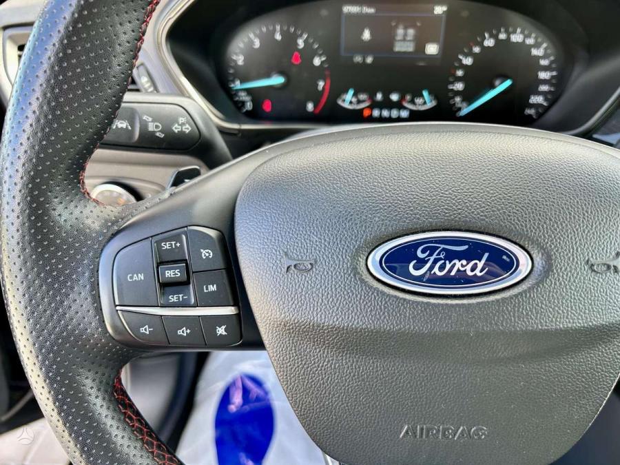 Black Ford Focus 2023 in Vilnius, with an engine capacity of 1.00 L and mileage of 98 thousand km for 13900 €, photo 20 on AUTOMOTO.COM.LV
