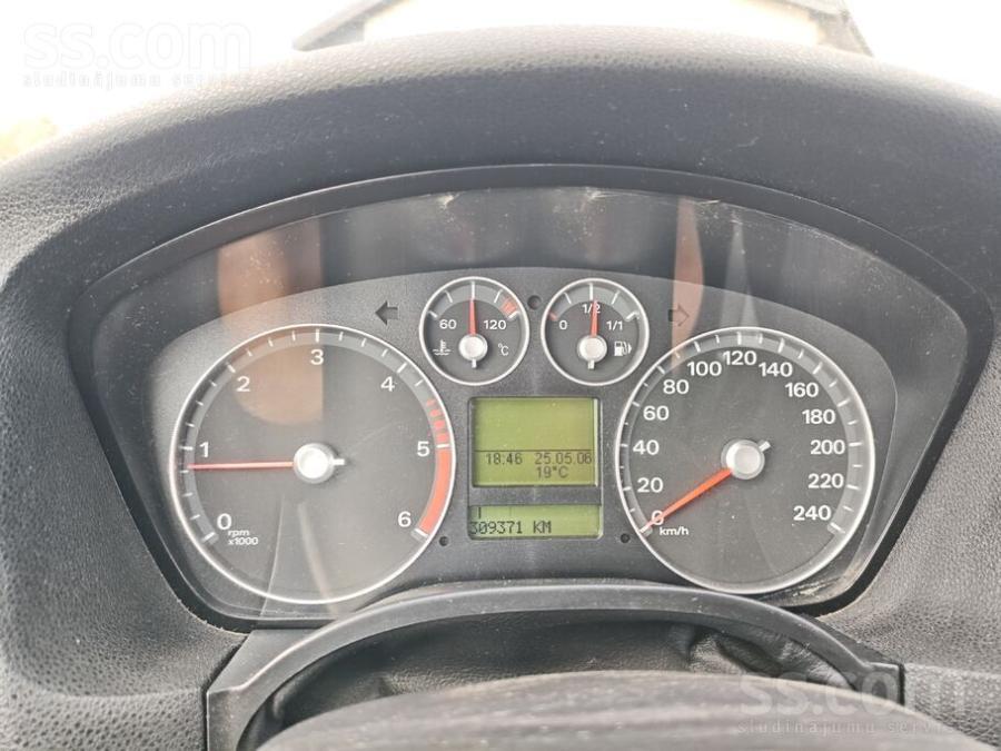 Zils Ford Focus 2008 Liepāja, ar dzinēja tilpumu 2.00 L un nobraukumu 309 tūkst. km par 2700 €, foto 15 vietnē AUTOMOTO.COM.LV