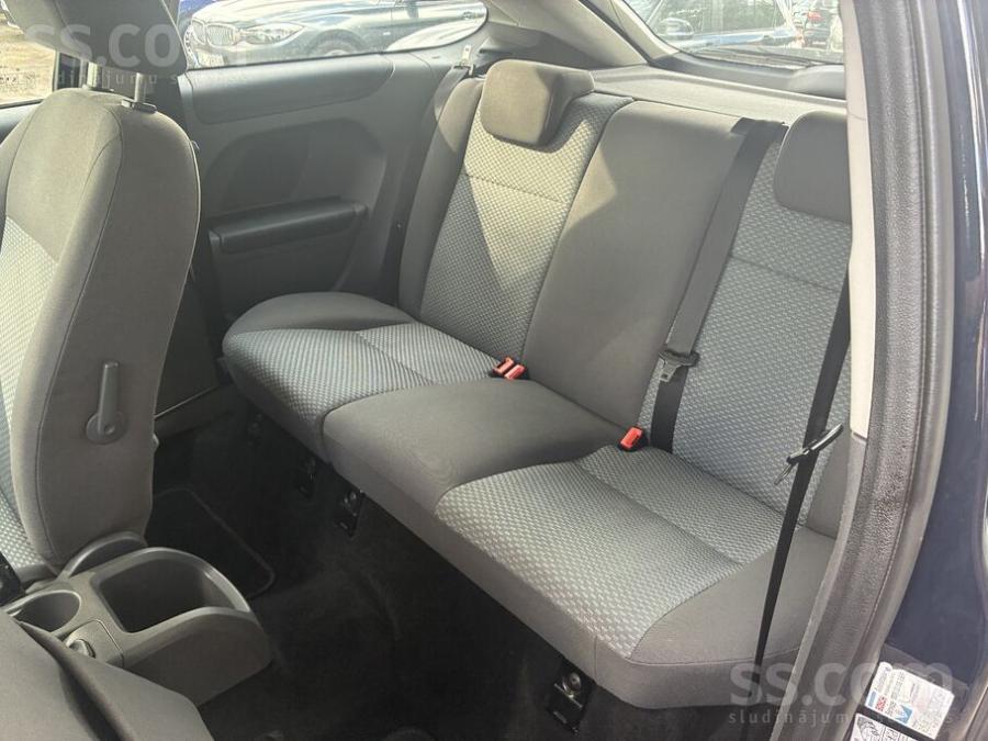 Blue Ford Focus 2007 in Riga, with an engine capacity of 1.60 L and mileage of 0 thousand km for 2350 €, photo 12 on AUTOMOTO.COM.LV