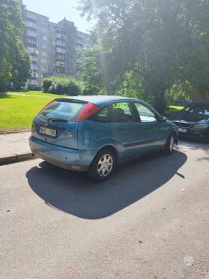 Blue Ford Focus 2000 in Vilnius, with an engine capacity of 1.60 L and mileage of 128 thousand km for 440 €, photo 3 on AUTOMOTO.COM.LV