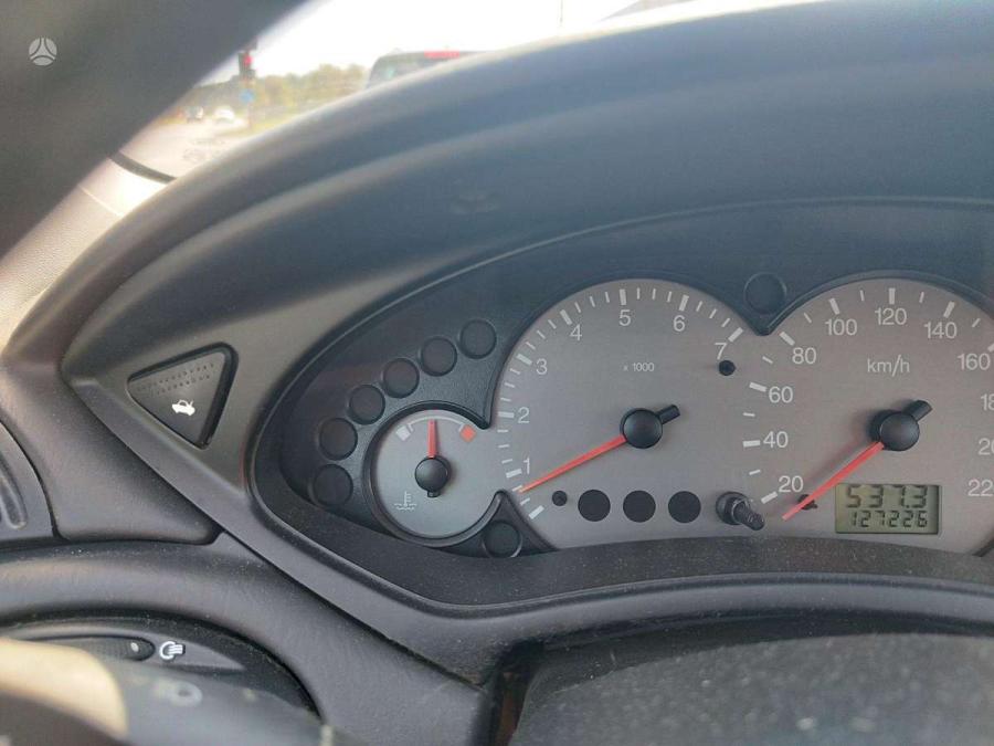 Blue Ford Focus 2000 in Vilnius, with an engine capacity of 1.60 L and mileage of 128 thousand km for 440 €, photo 4 on AUTOMOTO.COM.LV