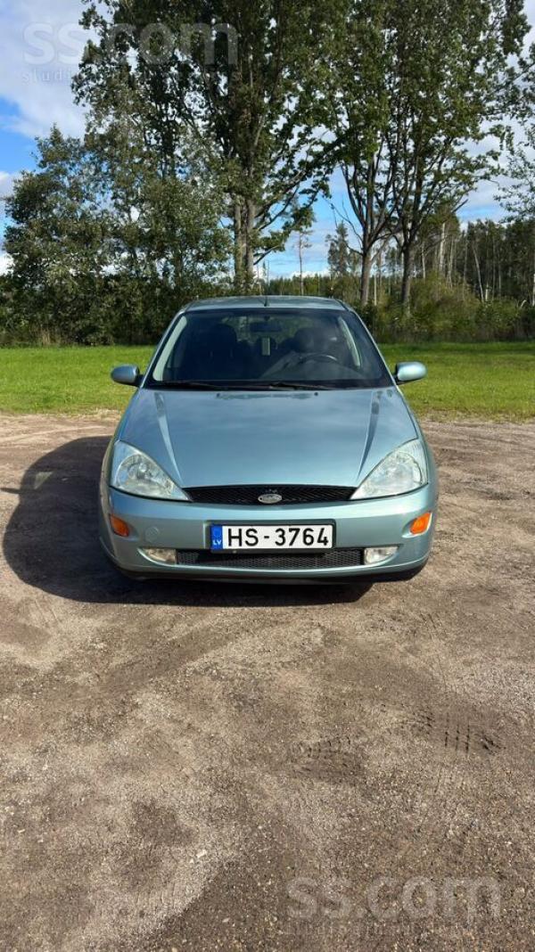 Blue Ford Focus 1998 in Tukums, with an engine capacity of 1.60 L and mileage of 258 thousand km for 1890 €, photo 3 on AUTOMOTO.COM.LV