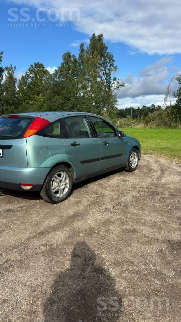 Blue Ford Focus 1998 in Tukums, with an engine capacity of 1.60 L and mileage of 258 thousand km for 1890 €, photo 6 on AUTOMOTO.COM.LV