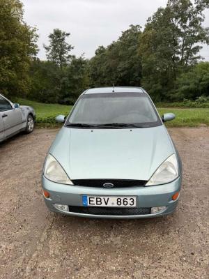 Blue Ford Focus 2000 in Kaunas, with an engine capacity of 1.80 L and mileage of 245 thousand km for 359 €, photo 3 on AUTOMOTO.COM.LV