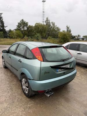 Blue Ford Focus 2000 in Kaunas, with an engine capacity of 1.80 L and mileage of 245 thousand km for 359 €, photo 4 on AUTOMOTO.COM.LV