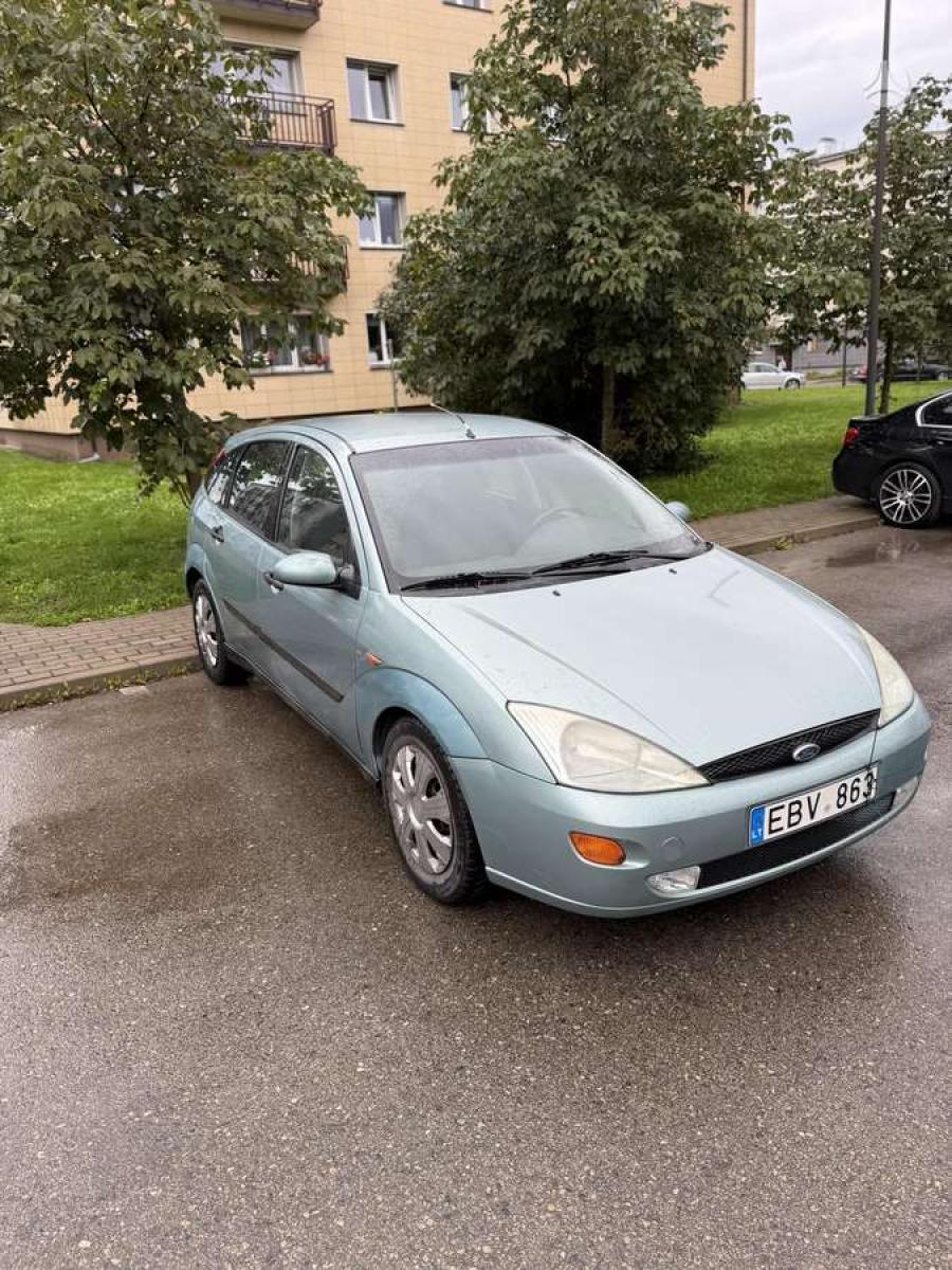 Blue Ford Focus 2000 in Kaunas, with an engine capacity of 1.80 L and mileage of 245 thousand km for 359 €, photo 6 on AUTOMOTO.COM.LV