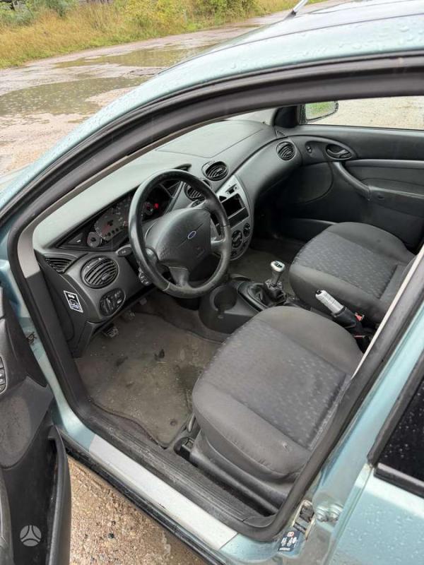 Blue Ford Focus 2000 in Kaunas, with an engine capacity of 1.80 L and mileage of 245 thousand km for 359 €, photo 7 on AUTOMOTO.COM.LV