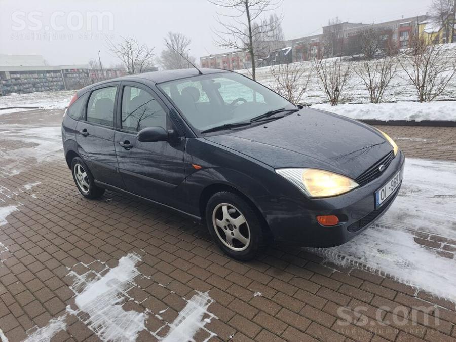 Blue Ford Focus 2001 in Jekabpils, with an engine capacity of 1.60 L and mileage of 214 thousand km for 1100 €, photo 2 on AUTOMOTO.COM.LV