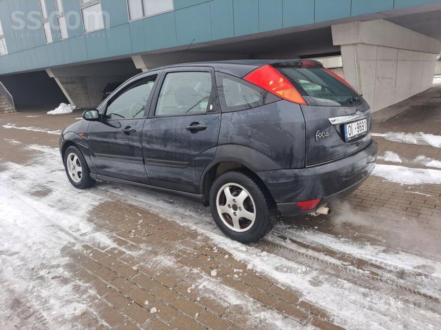 Blue Ford Focus 2001 in Jekabpils, with an engine capacity of 1.60 L and mileage of 214 thousand km for 1100 €, photo 6 on AUTOMOTO.COM.LV