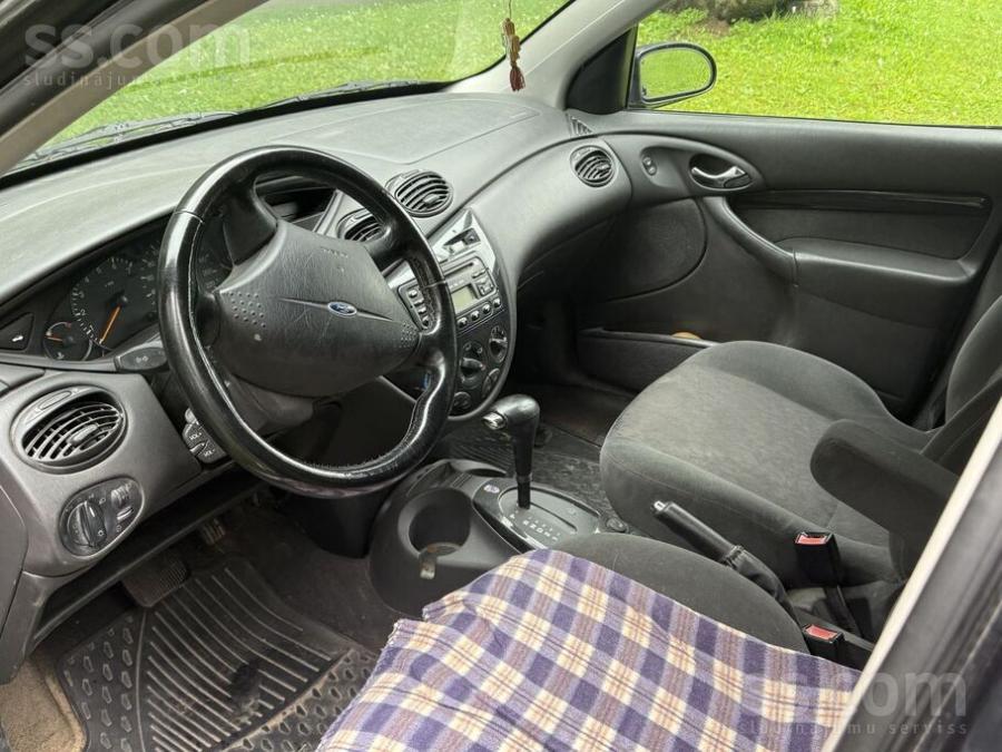 Blue Ford Focus 2001 in Riga, with an engine capacity of 1.60 L and mileage of 213 thousand km for 1100 €, photo 5 on AUTOMOTO.COM.LV