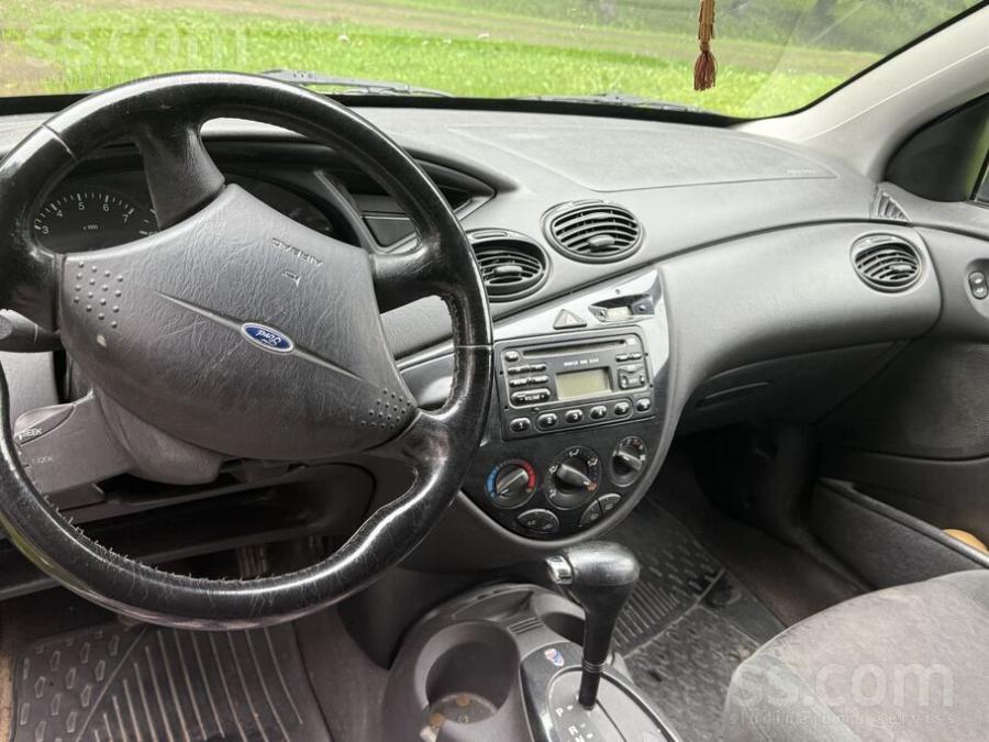 Blue Ford Focus 2001 in Riga, with an engine capacity of 1.60 L and mileage of 213 thousand km for 1100 €, photo 6 on AUTOMOTO.COM.LV