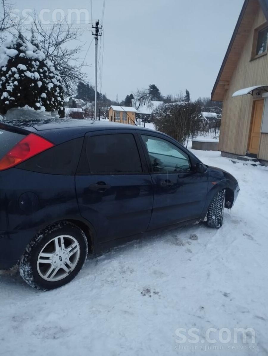 Zils Ford Focus 2004 Rēzekne, ar dzinēja tilpumu 1.80 L un nobraukumu 386 tūkst. km par 950 €, foto 2 vietnē AUTOMOTO.COM.LV