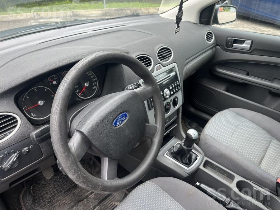 Zils Ford Focus 2004 Jelgava, ar dzinēja tilpumu 1.60 L un nobraukumu 341 tūkst. km par 1570 €, foto 8 vietnē AUTOMOTO.COM.LV