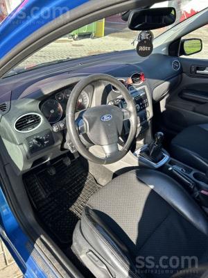 Zils Ford Focus 2004 Rīga, ar dzinēja tilpumu 2.00 L un nobraukumu 269 tūkst. km par 450 €, foto 5 vietnē AUTOMOTO.COM.LV