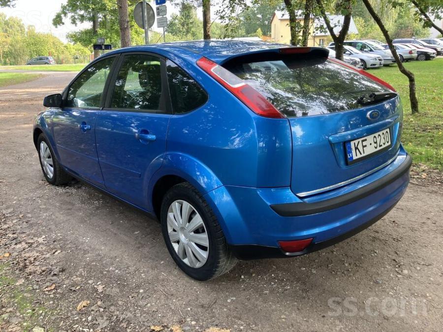 Blue Ford Focus 2004 in Jelgava, with an engine capacity of 2.00 L and mileage of 268 thousand km for 1390 €, photo 5 on AUTOMOTO.COM.LV