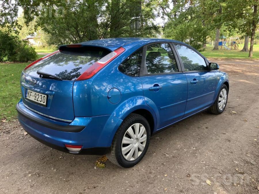 Blue Ford Focus 2004 in Jelgava, with an engine capacity of 2.00 L and mileage of 268 thousand km for 1390 €, photo 6 on AUTOMOTO.COM.LV