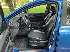 Blue Ford Focus 2004 in Jelgava, with an engine capacity of 2.00 L and mileage of 268 thousand km for 1390 €, photo 10 on AUTOMOTO.COM.LV