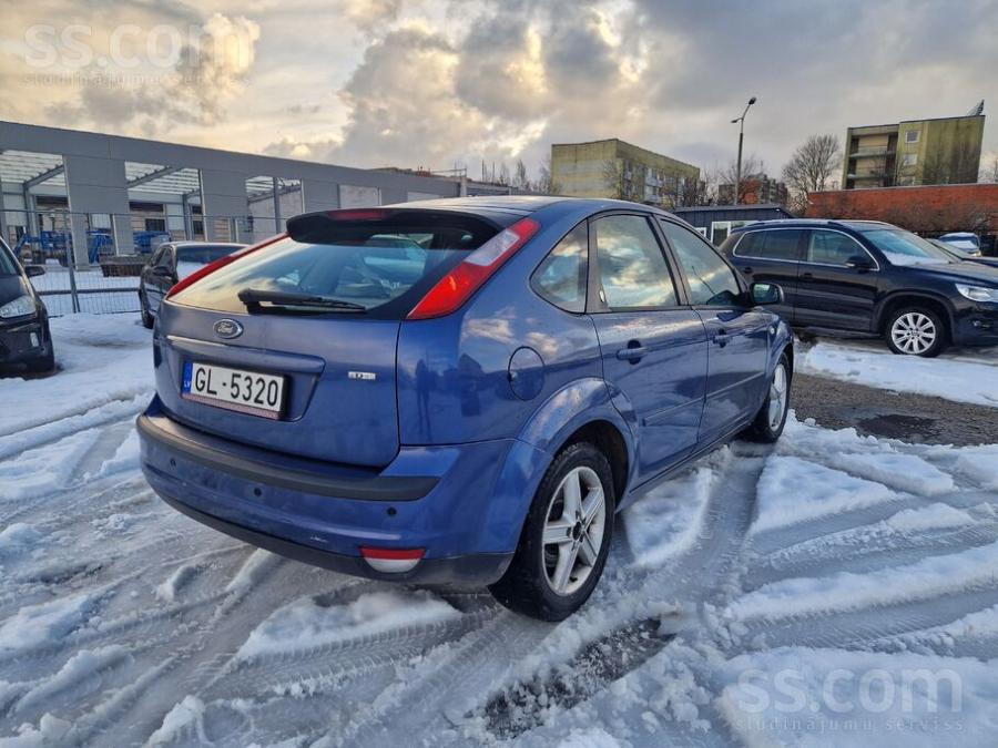 Zils Ford Focus 2005 Liepāja, ar dzinēja tilpumu 2.00 L un nobraukumu 257 tūkst. km par 1690 €, foto 4 vietnē AUTOMOTO.COM.LV