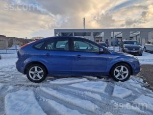 Zils Ford Focus 2005 Liepāja, ar dzinēja tilpumu 2.00 L un nobraukumu 257 tūkst. km par 1690 €, foto 7 vietnē AUTOMOTO.COM.LV