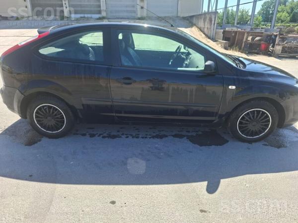 Zils Ford Focus 2005 Rīga, ar dzinēja tilpumu 1.60 L un nobraukumu 210 tūkst. km par 1100 €, foto 4 vietnē AUTOMOTO.COM.LV
