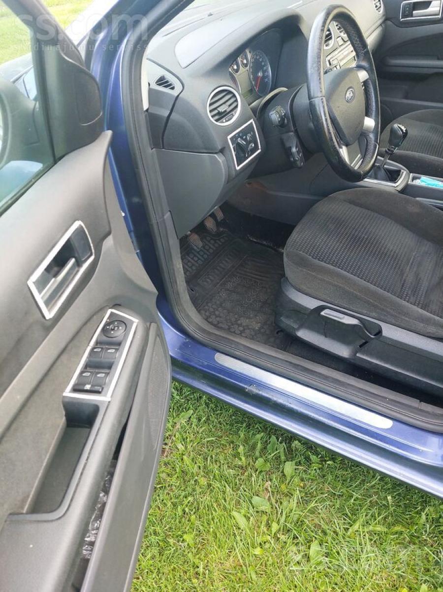 Zils Ford Focus 2005 Bauska, ar dzinēja tilpumu 1.80 L un nobraukumu 218 tūkst. km par 1300 €, foto 17 vietnē AUTOMOTO.COM.LV