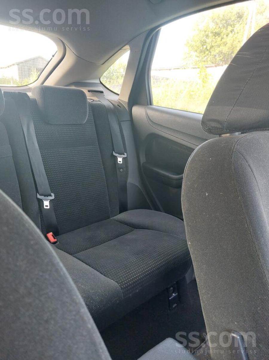 Zils Ford Focus 2005 Bauska, ar dzinēja tilpumu 1.80 L un nobraukumu 218 tūkst. km par 1300 €, foto 20 vietnē AUTOMOTO.COM.LV