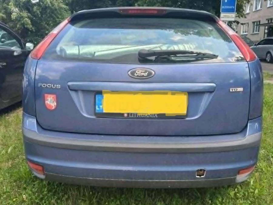 Blue Ford Focus 2005 in Alytus, with an engine capacity of 2.00 L and mileage of 250 thousand km for 750 €, photo 6 on AUTOMOTO.COM.LV