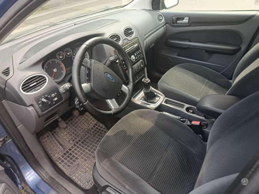 Blue Ford Focus 2005 in Alytus, with an engine capacity of 2.00 L and mileage of 250 thousand km for 750 €, photo 7 on AUTOMOTO.COM.LV