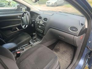 Blue Ford Focus 2005 in Alytus, with an engine capacity of 2.00 L and mileage of 250 thousand km for 750 €, photo 8 on AUTOMOTO.COM.LV