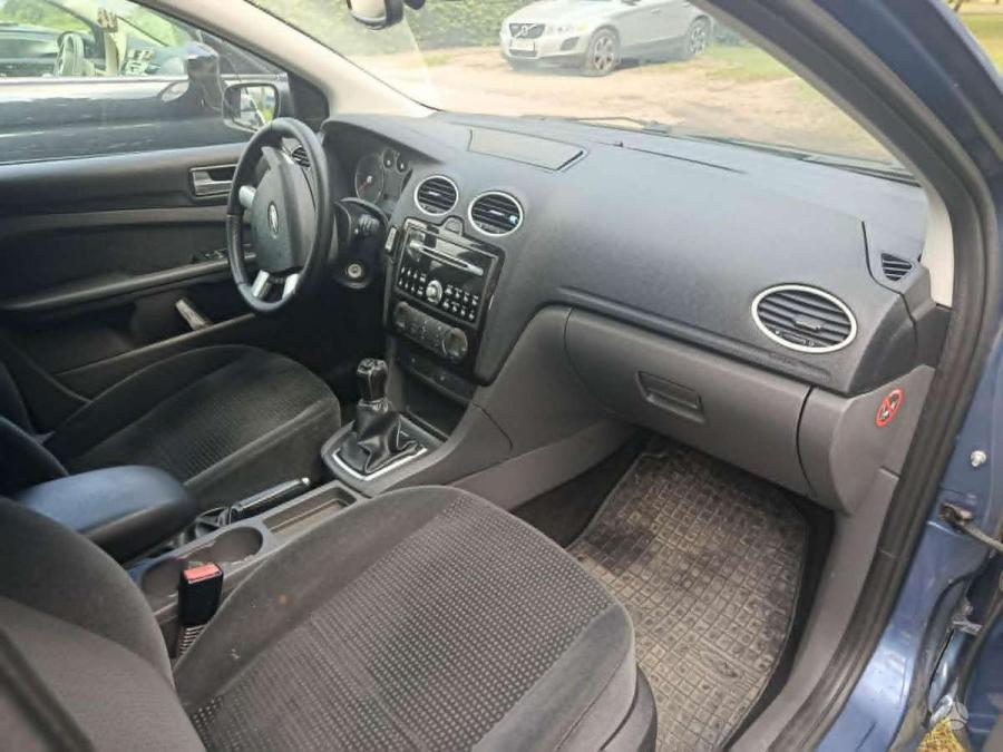 Blue Ford Focus 2005 in Alytus, with an engine capacity of 2.00 L and mileage of 250 thousand km for 750 €, photo 8 on AUTOMOTO.COM.LV
