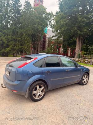 Zils Ford Focus 2005 Tallina, ar dzinēja tilpumu 1.60 L un nobraukumu 266 tūkst. km par 1800 €, foto 3 vietnē AUTOMOTO.COM.LV