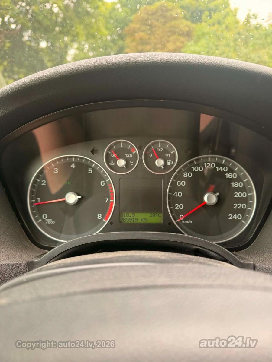 Zils Ford Focus 2005 Tallina, ar dzinēja tilpumu 1.60 L un nobraukumu 266 tūkst. km par 1800 €, foto 7 vietnē AUTOMOTO.COM.LV
