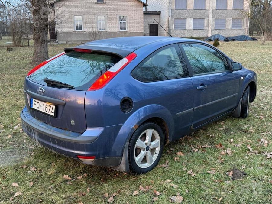 Zils Ford Focus 2005 Ogre, ar dzinēja tilpumu 1.60 L un nobraukumu 305 tūkst. km par 300 €, foto 4 vietnē AUTOMOTO.COM.LV