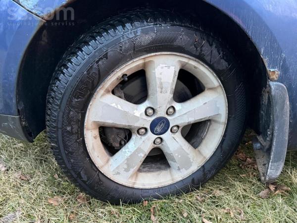 Zils Ford Focus 2005 Ogre, ar dzinēja tilpumu 1.60 L un nobraukumu 305 tūkst. km par 300 €, foto 9 vietnē AUTOMOTO.COM.LV