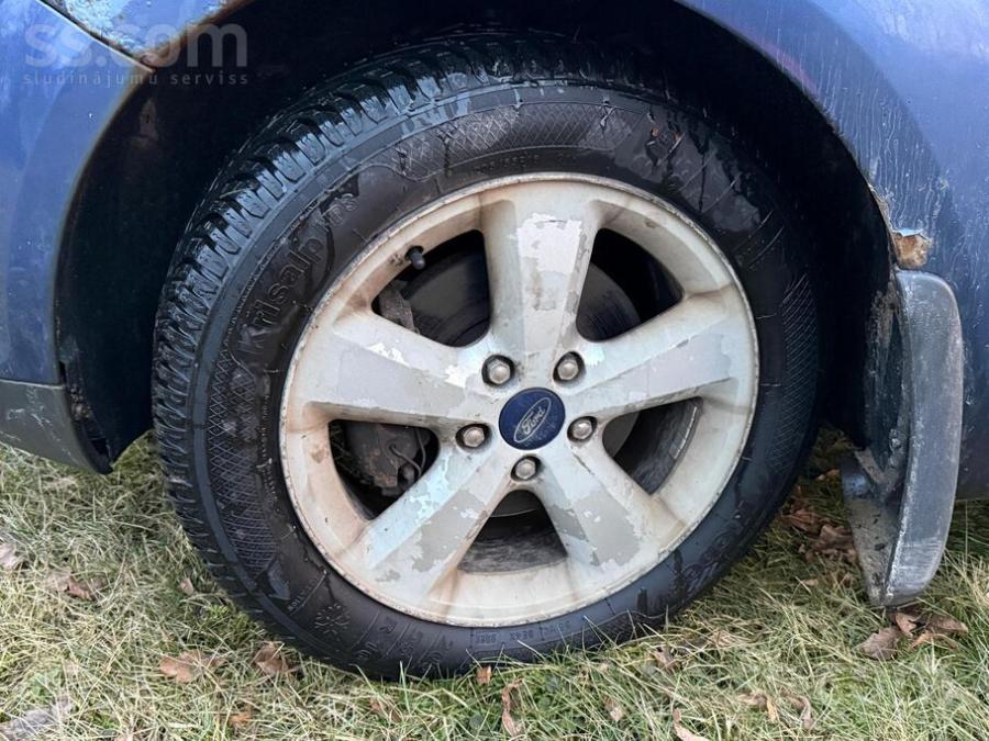 Zils Ford Focus 2005 Ogre, ar dzinēja tilpumu 1.60 L un nobraukumu 305 tūkst. km par 300 €, foto 9 vietnē AUTOMOTO.COM.LV
