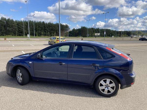Zils Ford Focus 2005 Viļņa, ar dzinēja tilpumu 1.56 L un nobraukumu 237 tūkst. km par 950 €, foto 3 vietnē AUTOMOTO.COM.LV