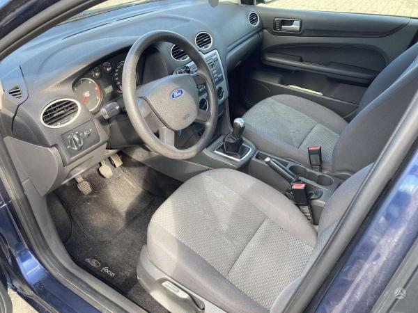 Zils Ford Focus 2005 Viļņa, ar dzinēja tilpumu 1.56 L un nobraukumu 237 tūkst. km par 950 €, foto 8 vietnē AUTOMOTO.COM.LV