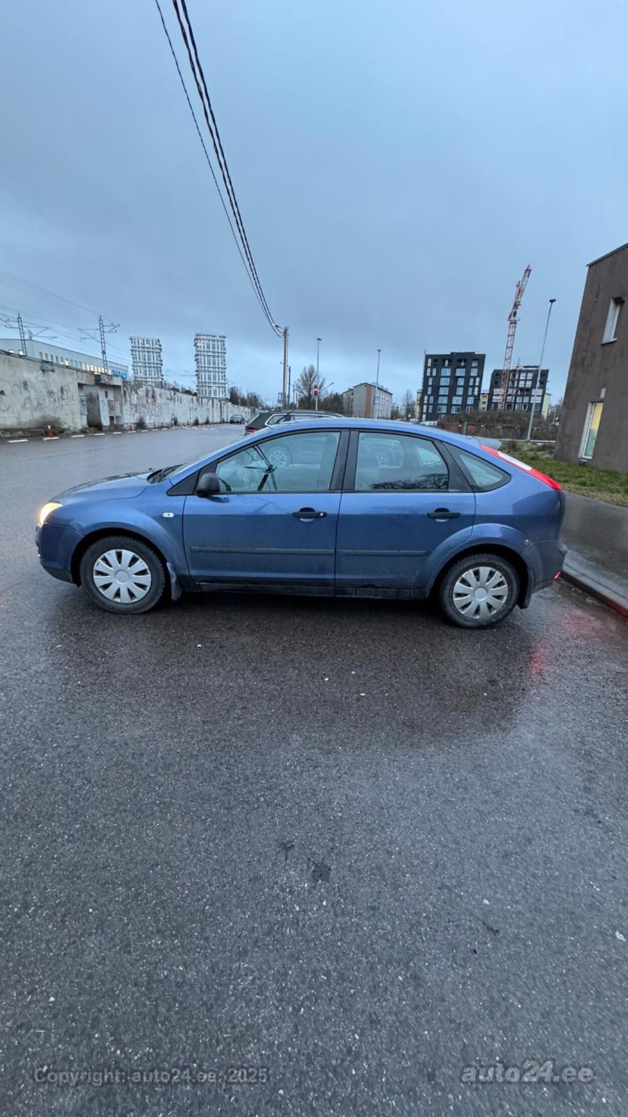 Blue Ford Focus 2006 in Tallinn, with an engine capacity of 1.60 L and mileage of 283 thousand km for 799 €, photo 2 on AUTOMOTO.COM.LV