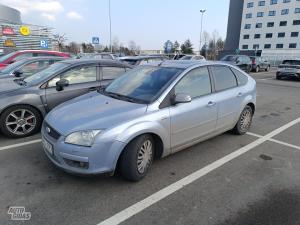 Zils Ford Focus 2006 Viļņa, ar dzinēja tilpumu 1.60 L un nobraukumu 224 tūkst. km par 999 €, foto  vietnē AUTOMOTO.COM.LV