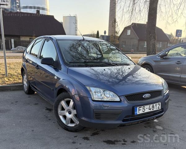 Zils Ford Focus 2006 Jelgava, ar dzinēja tilpumu 1.60 L un nobraukumu 280 tūkst. km par 1200 €, foto 1 vietnē AUTOMOTO.COM.LV