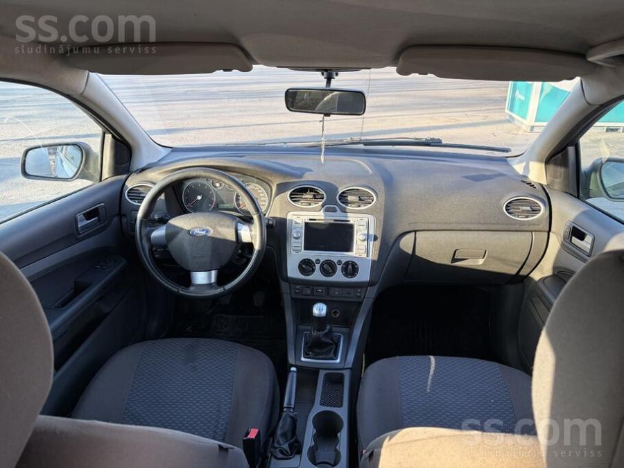 Blue Ford Focus 2006 in Jelgava, with an engine capacity of 1.60 L and mileage of 280 thousand km for 1200 €, photo 5 on AUTOMOTO.COM.LV