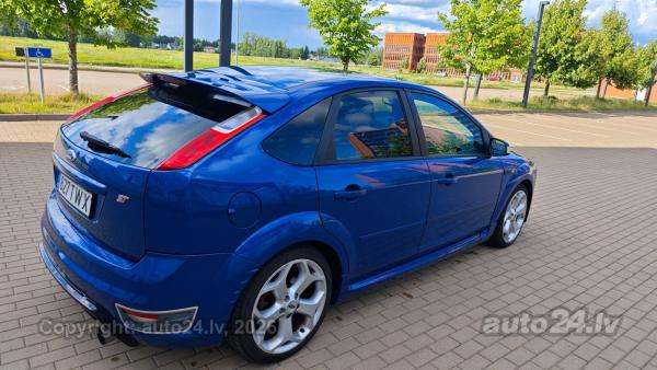 Zils Ford Focus 2006 Tallina, ar dzinēja tilpumu 2.50 L un nobraukumu 250 tūkst. km par 5500 €, foto 5 vietnē AUTOMOTO.COM.LV