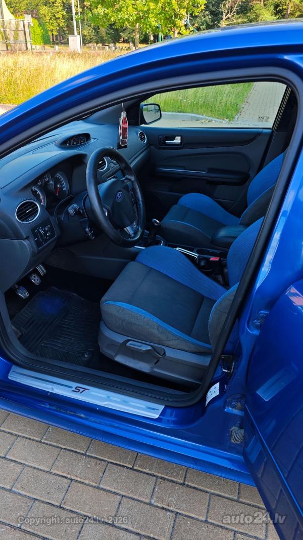 Zils Ford Focus 2006 Tallina, ar dzinēja tilpumu 2.50 L un nobraukumu 250 tūkst. km par 5500 €, foto 8 vietnē AUTOMOTO.COM.LV