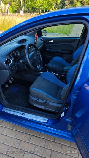 Blue Ford Focus 2006 in Tallinn, with an engine capacity of 2.50 L and mileage of 250 thousand km for 5500 €, photo 9 on AUTOMOTO.COM.LV