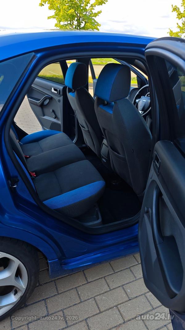 Zils Ford Focus 2006 Tallina, ar dzinēja tilpumu 2.50 L un nobraukumu 250 tūkst. km par 5500 €, foto 9 vietnē AUTOMOTO.COM.LV