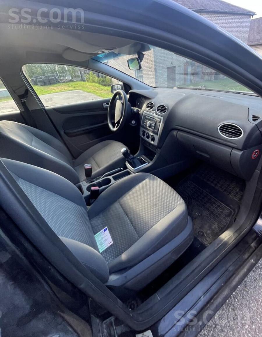 Zils Ford Focus 2006 Rēzekne, ar dzinēja tilpumu 1.60 L un nobraukumu 262 tūkst. km par 650 €, foto 6 vietnē AUTOMOTO.COM.LV