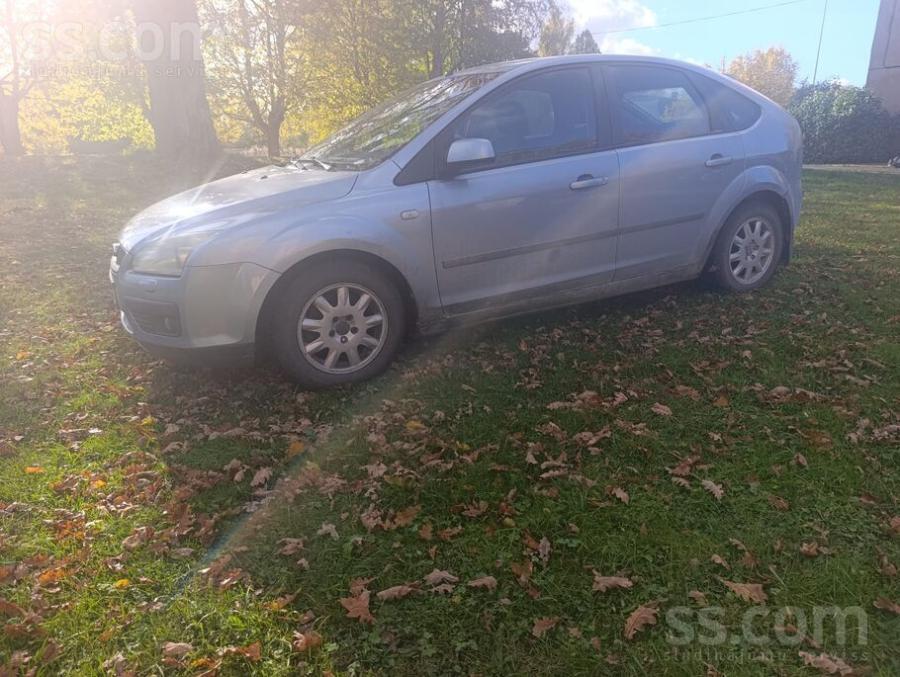 Zils Ford Focus 2006 Cēsis, ar dzinēja tilpumu 1.60 L un nobraukumu 363 tūkst. km par 800 €, foto 4 vietnē AUTOMOTO.COM.LV