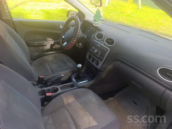 Blue Ford Focus 2006 in Cesis, with an engine capacity of 1.60 L and mileage of 363 thousand km for 800 €, photo 5 on AUTOMOTO.COM.LV